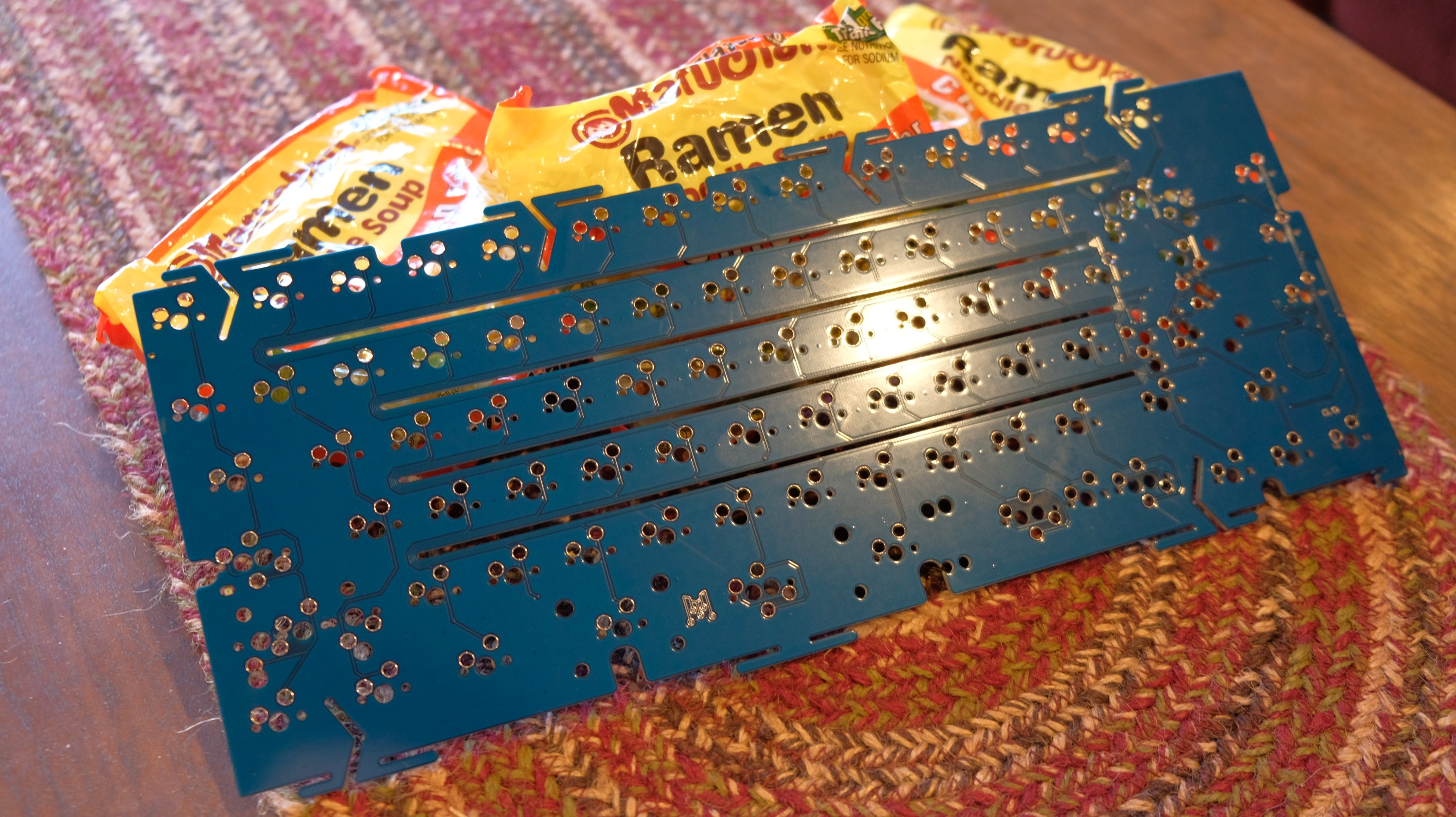 [EXTRAS] Thera75 Hotswap PCB – Mouser Technologies